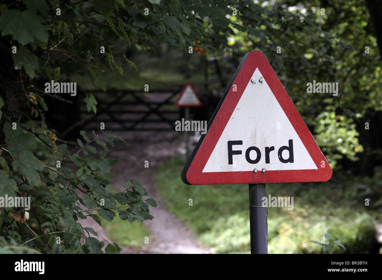 Ford sign hi-res stock photography and images - Alamy