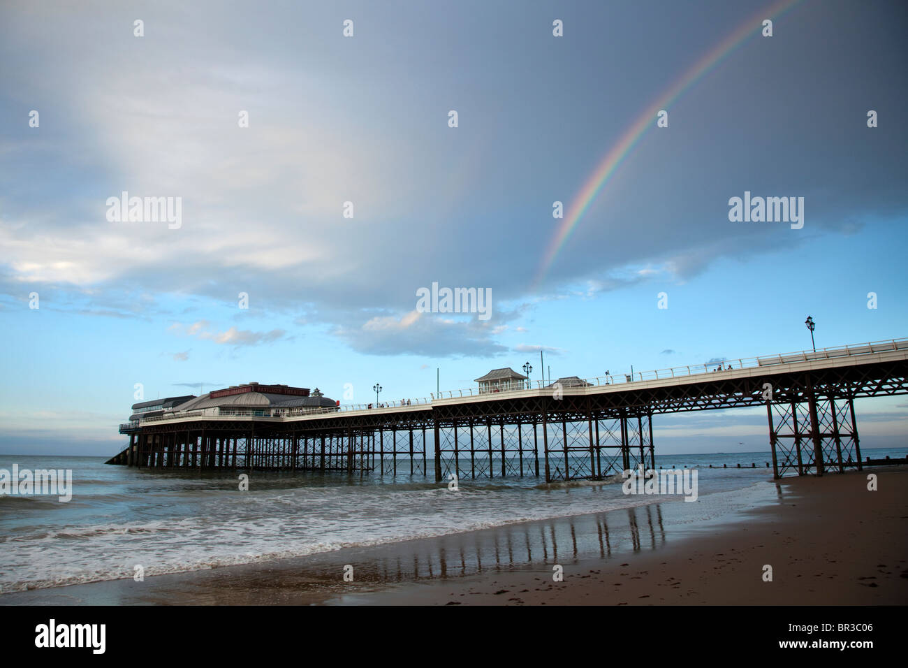 Waves and blue rainbow hi-res stock photography and images - Alamy