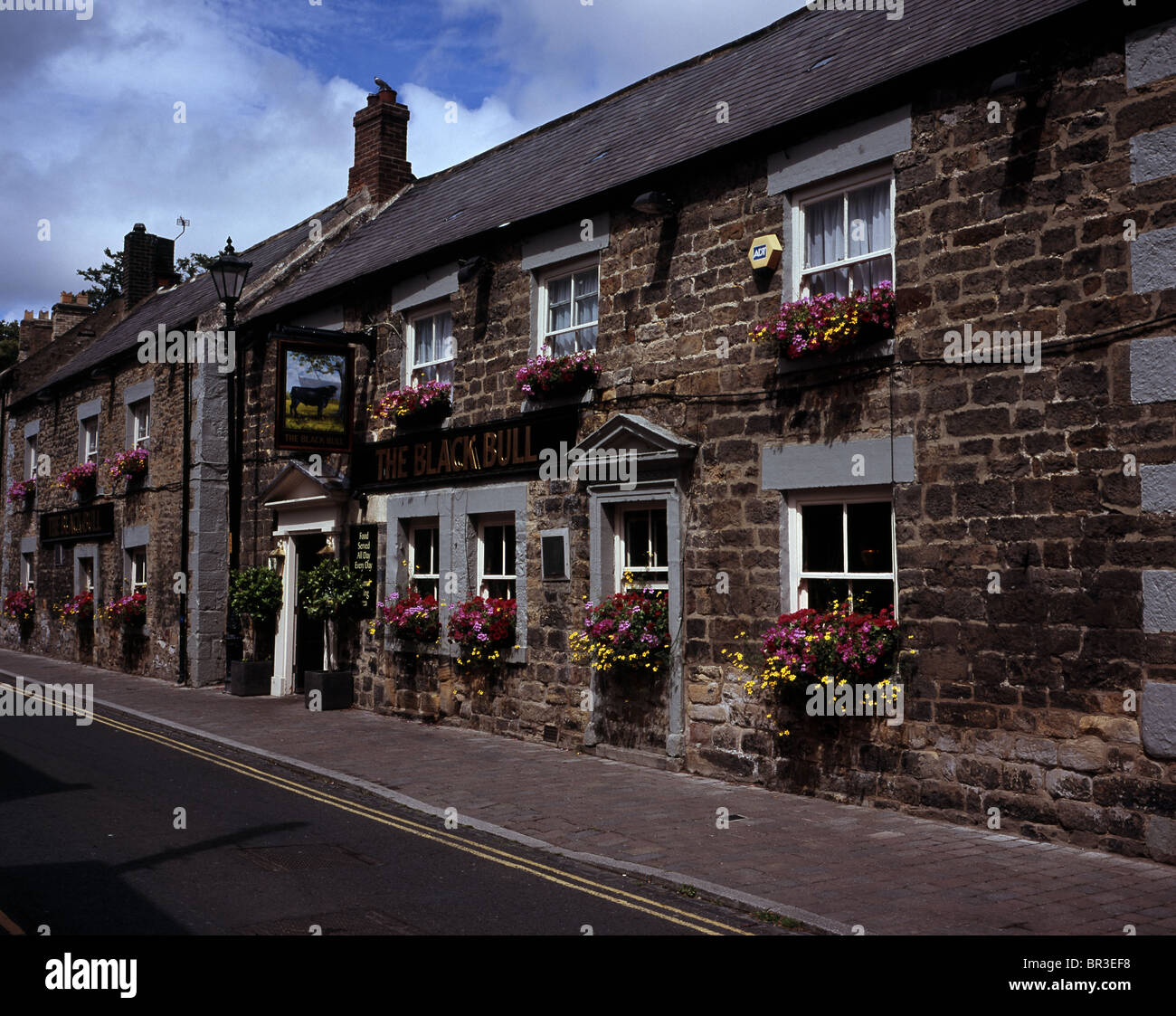 The black bull inn pub corbridge hi-res stock photography and images ...