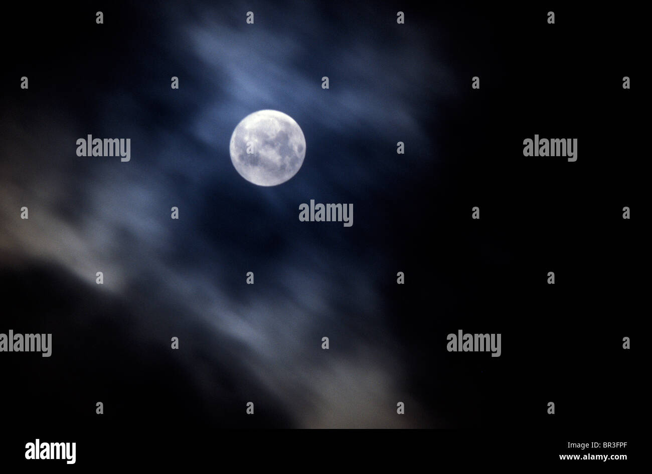 View of the full moon on December 22, 1999 Stock Photo - Alamy