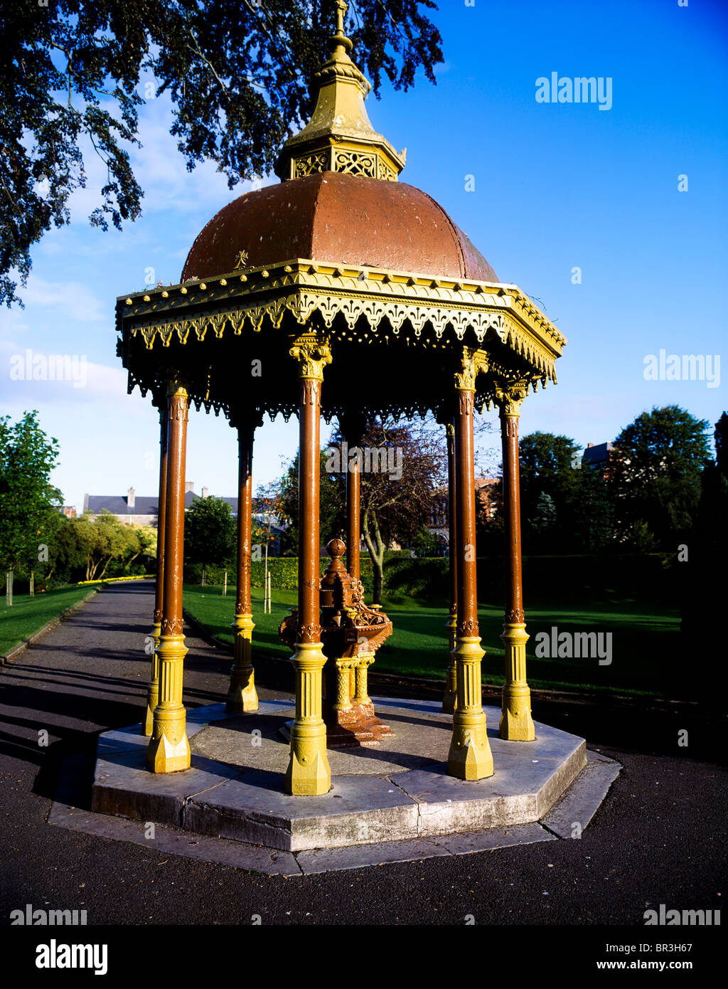 Limerick, Co Limerick, Victorian Fountain At People's Park Stock Photo ...