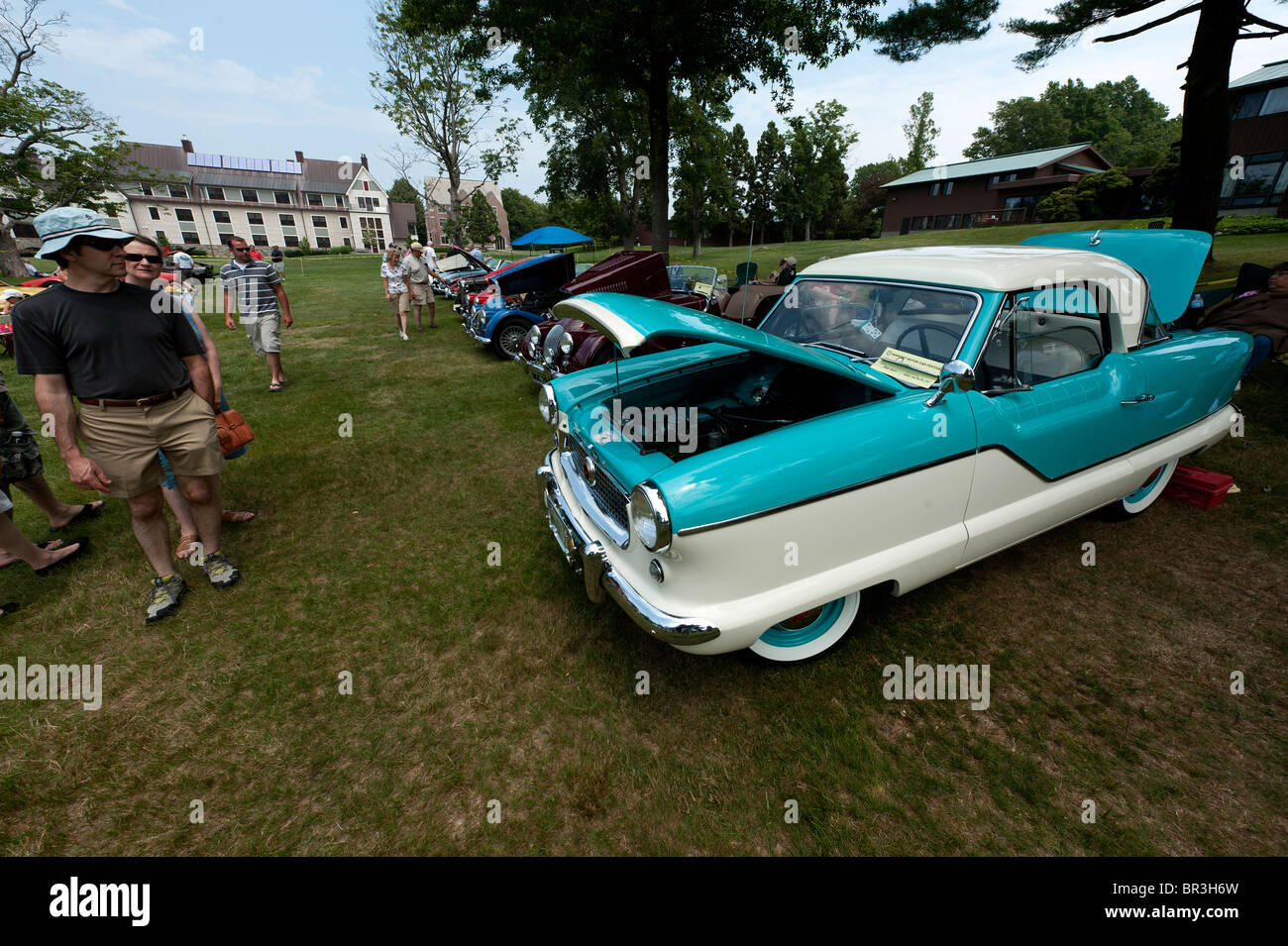autos at a car show Stock Photo - Alamy