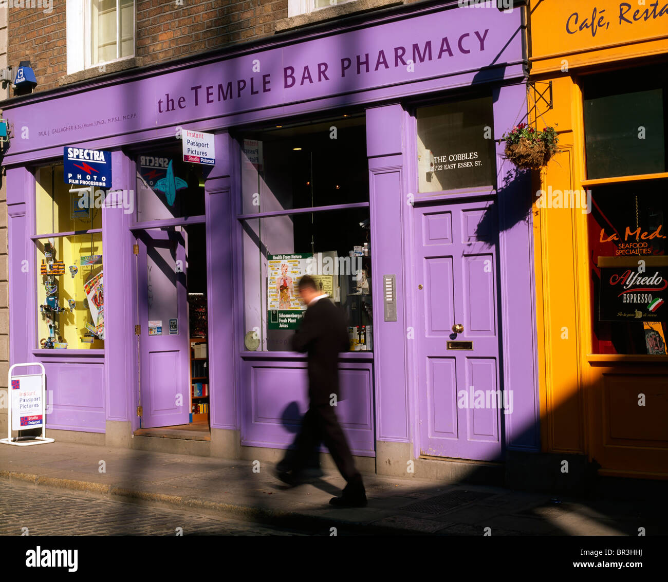 Traditional Irish Pub Facade Temple High Resolution Stock Photography ...