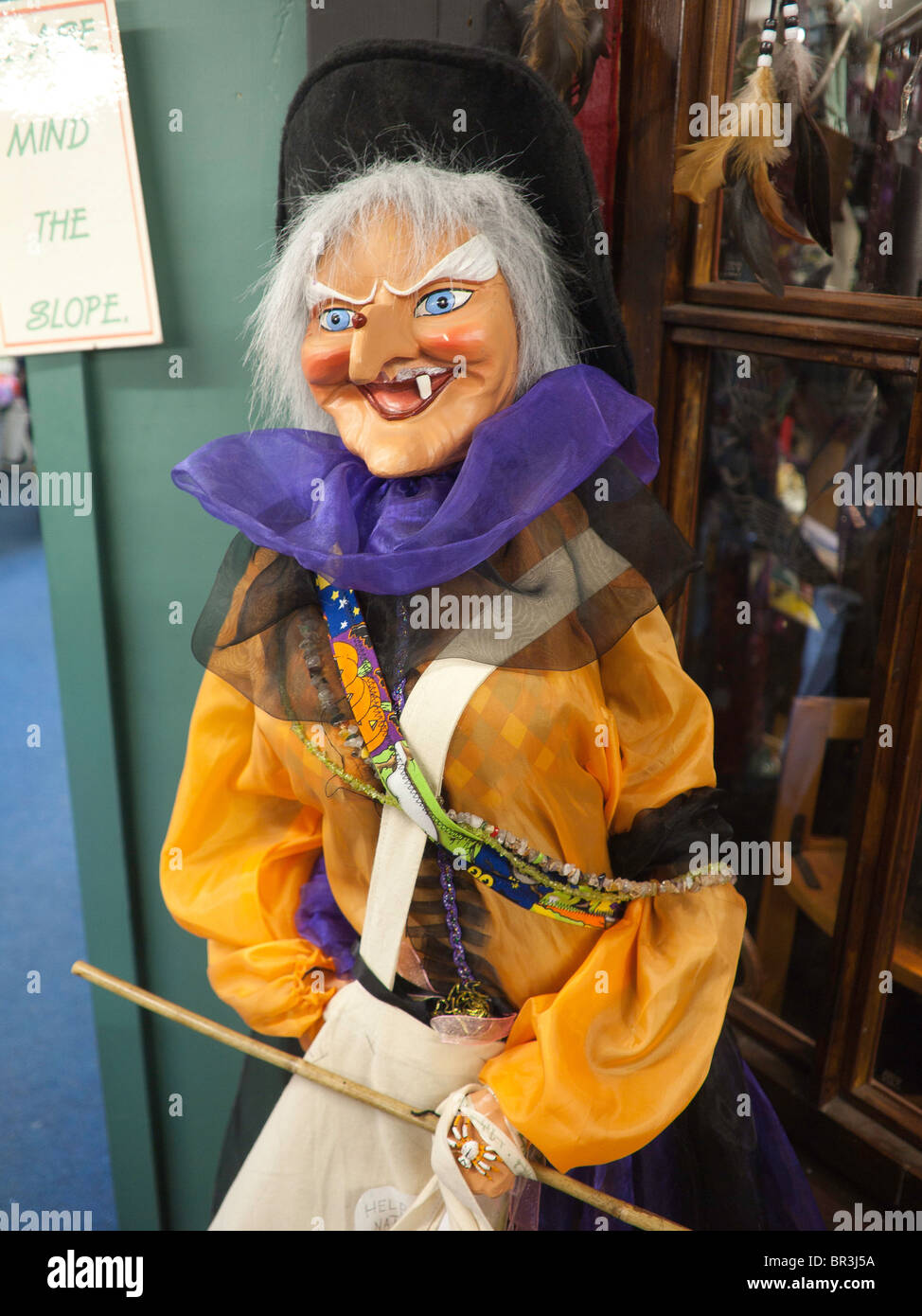 A witch manikin outside a shop in Whitby selling occult items Stock ...