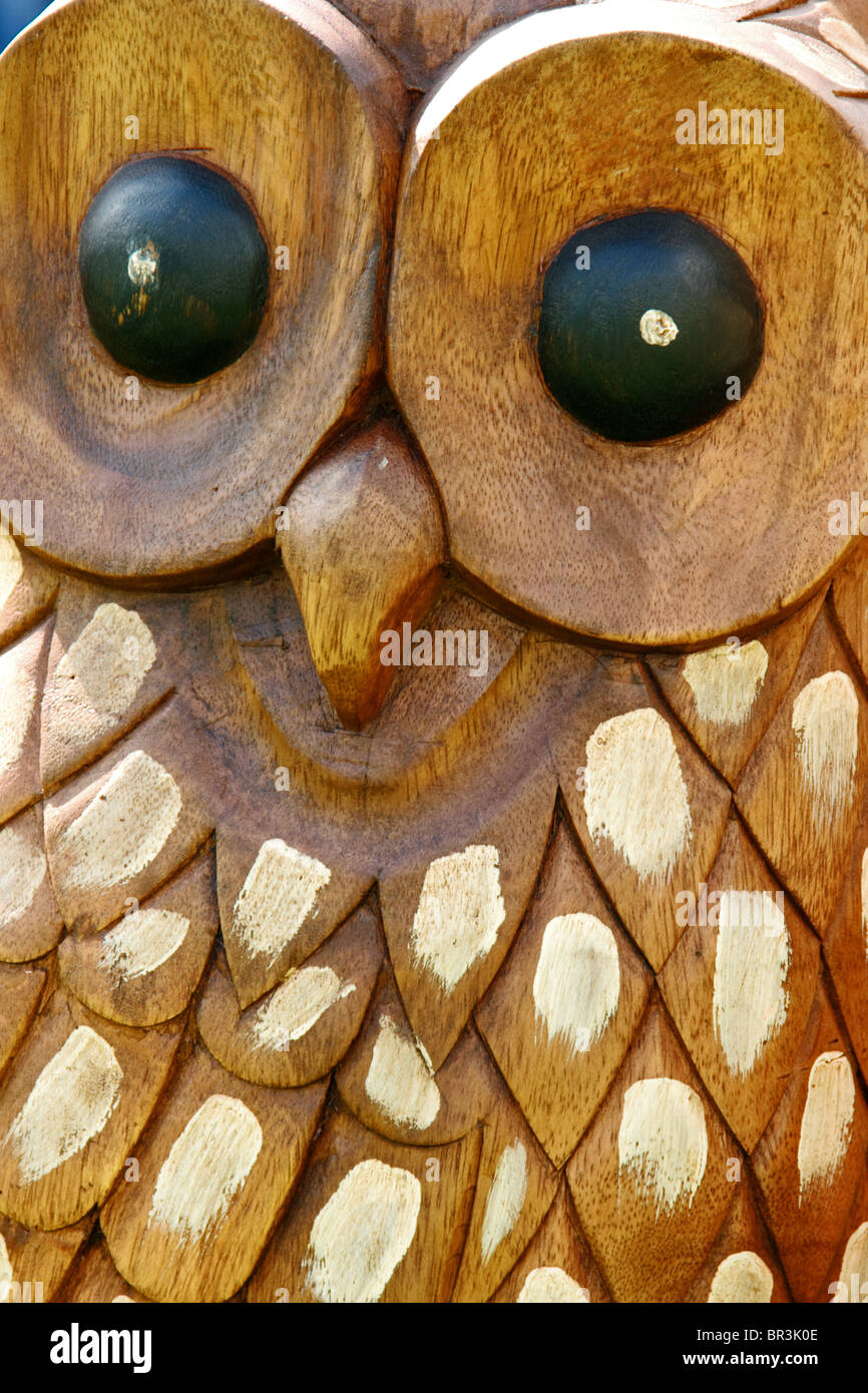 Owl carving hi-res stock photography and images - Alamy