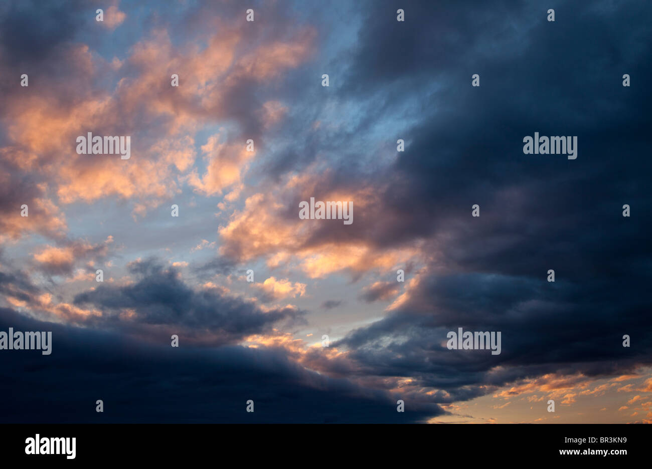 Clouded evening sky hi-res stock photography and images - Alamy
