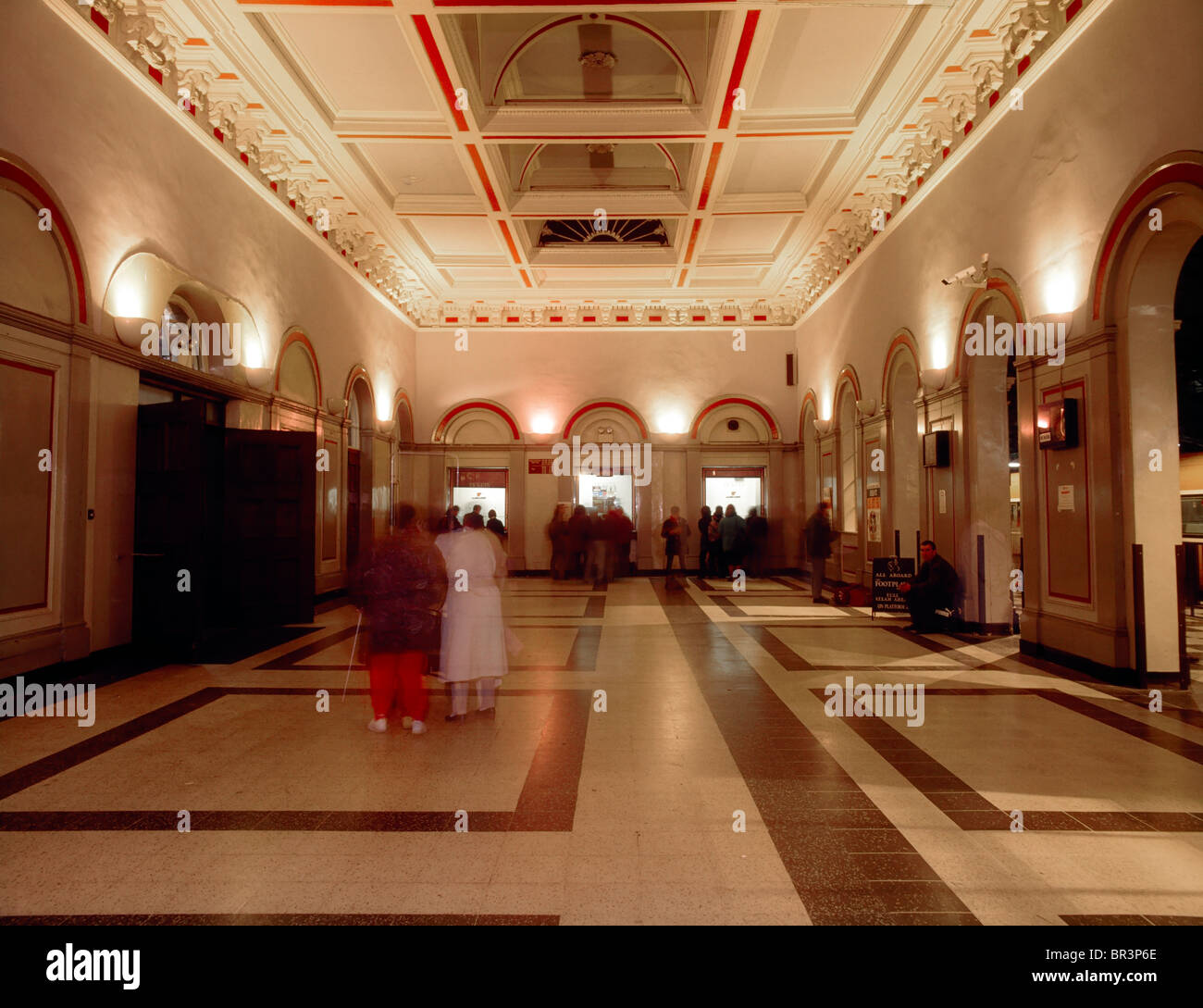 Inside dublin train station hi-res stock photography and images - Alamy
