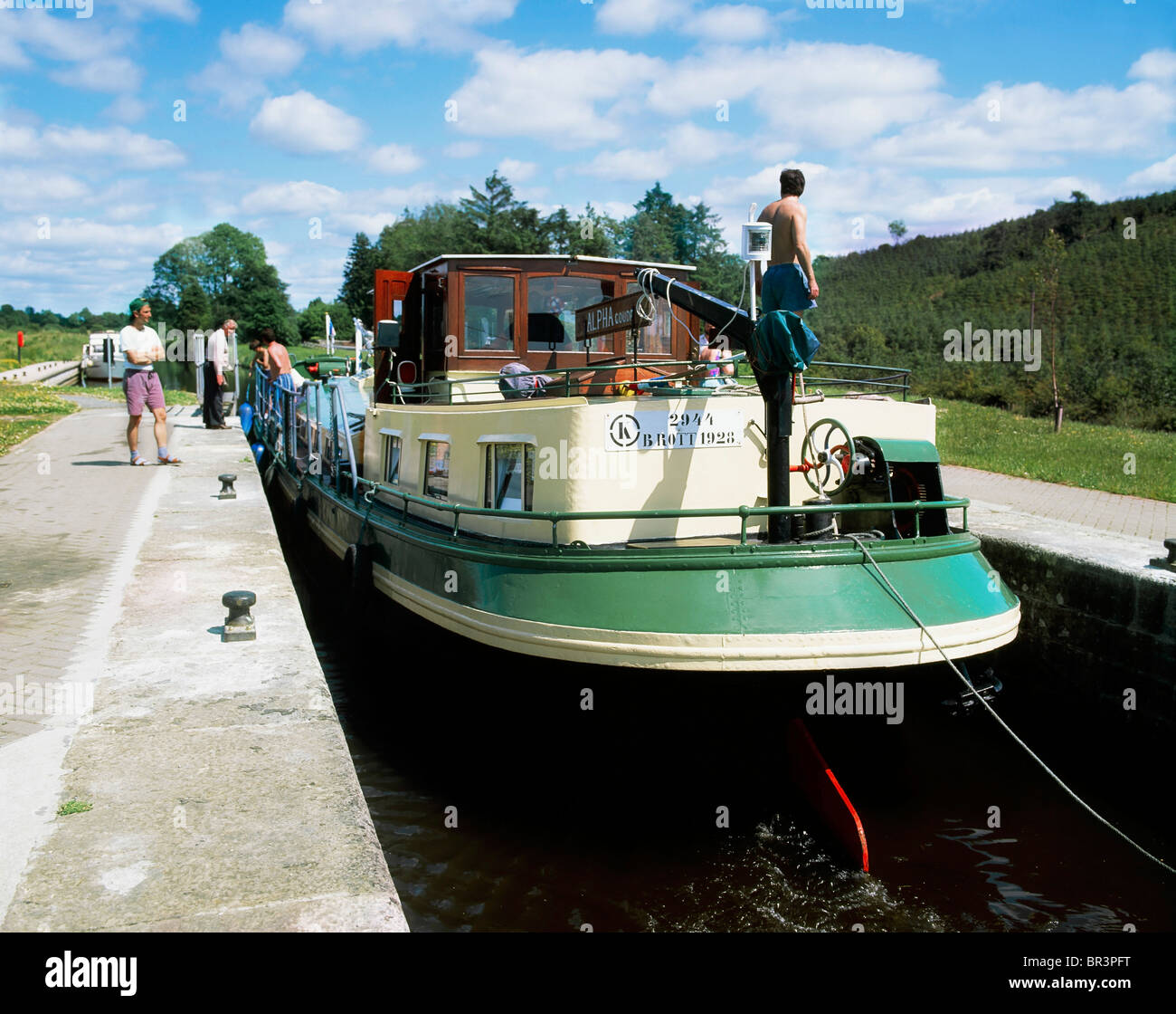Erne shannon waterway hi-res stock photography and images - Alamy