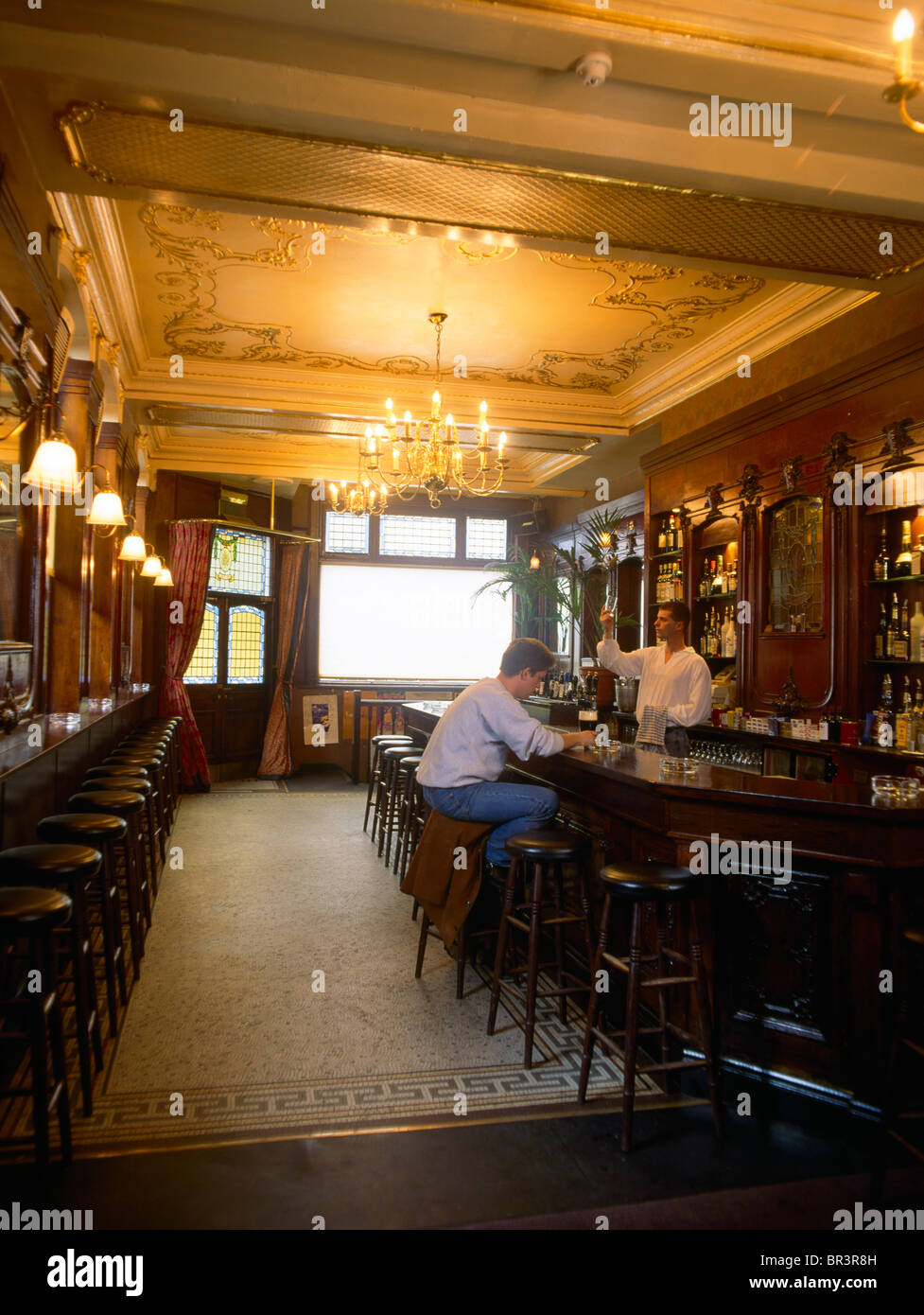 Dame street co dublin ireland hi-res stock photography and images - Alamy