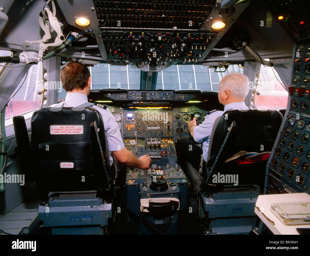 Cockpit Boeing 747 Stock Photo - Alamy