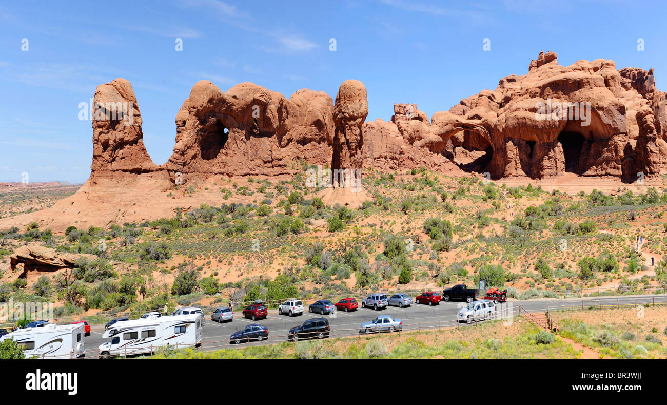 Parade of elephants rocks hi-res stock photography and images - Alamy