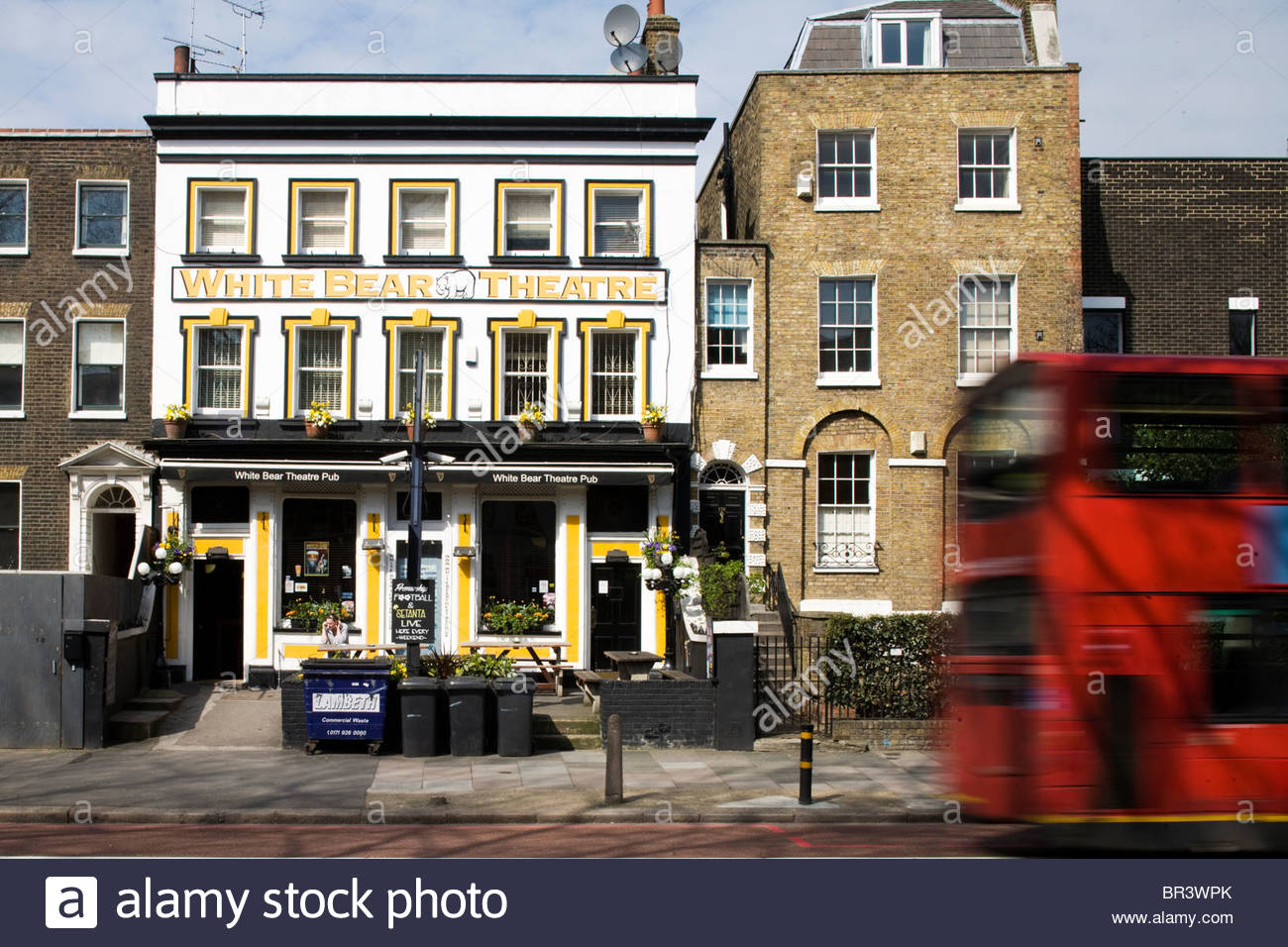 The Bear Pub Stock Photos & The Bear Pub Stock Images - Alamy