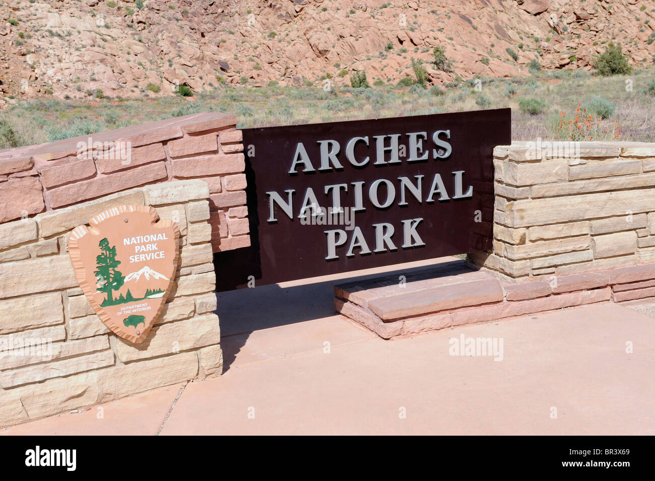 Arches national park entrance sign hi-res stock photography and images ...