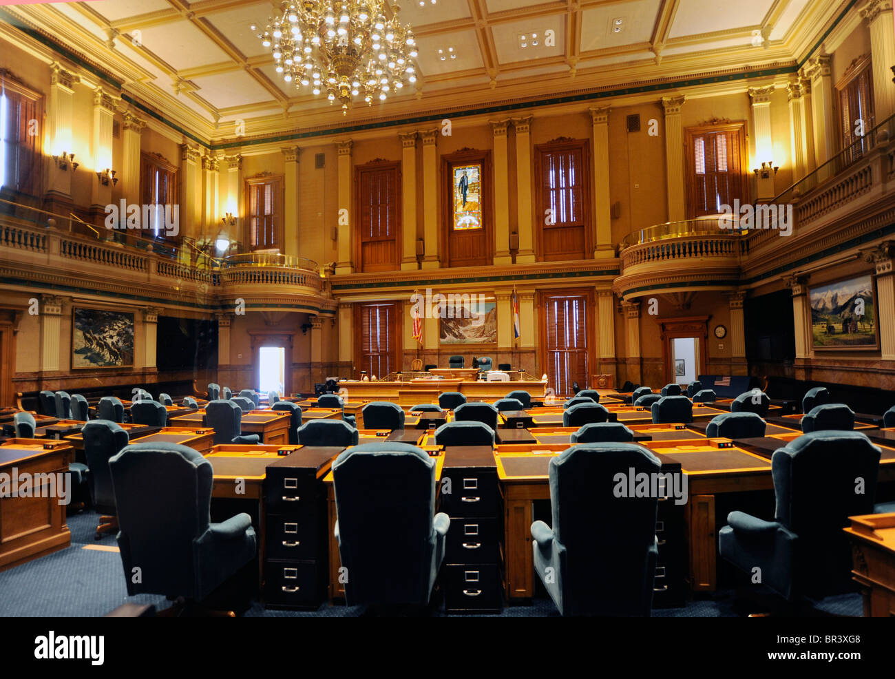 State capitol executive tower hi-res stock photography and images - Alamy