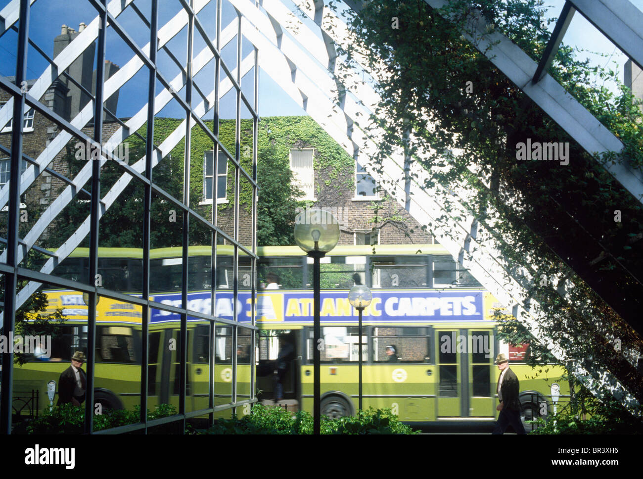 Office modern architectural hi-res stock photography and images - Alamy