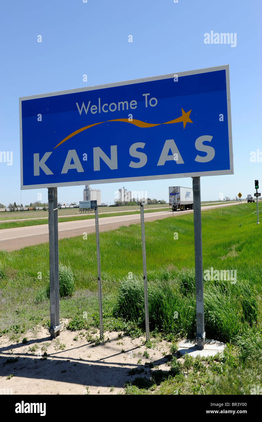 Welcome to kansas sign hi-res stock photography and images - Alamy