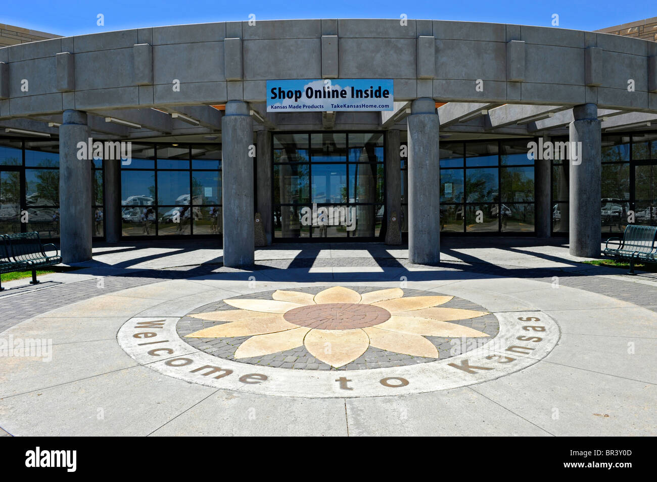 Welcome to Kansas Travel Information Center Stock Photo - Alamy