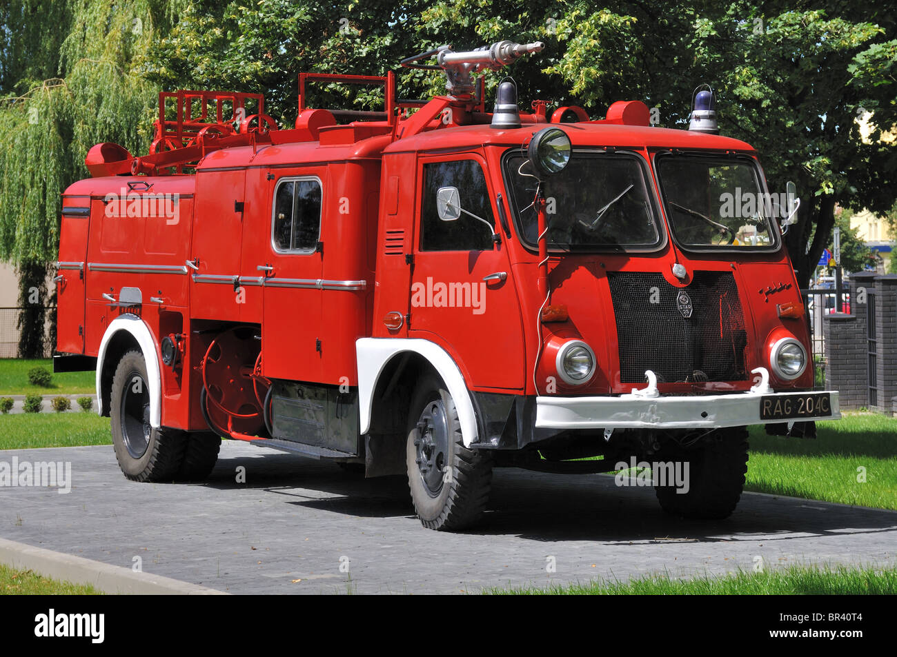 Old firefighters engine hi-res stock photography and images - Alamy
