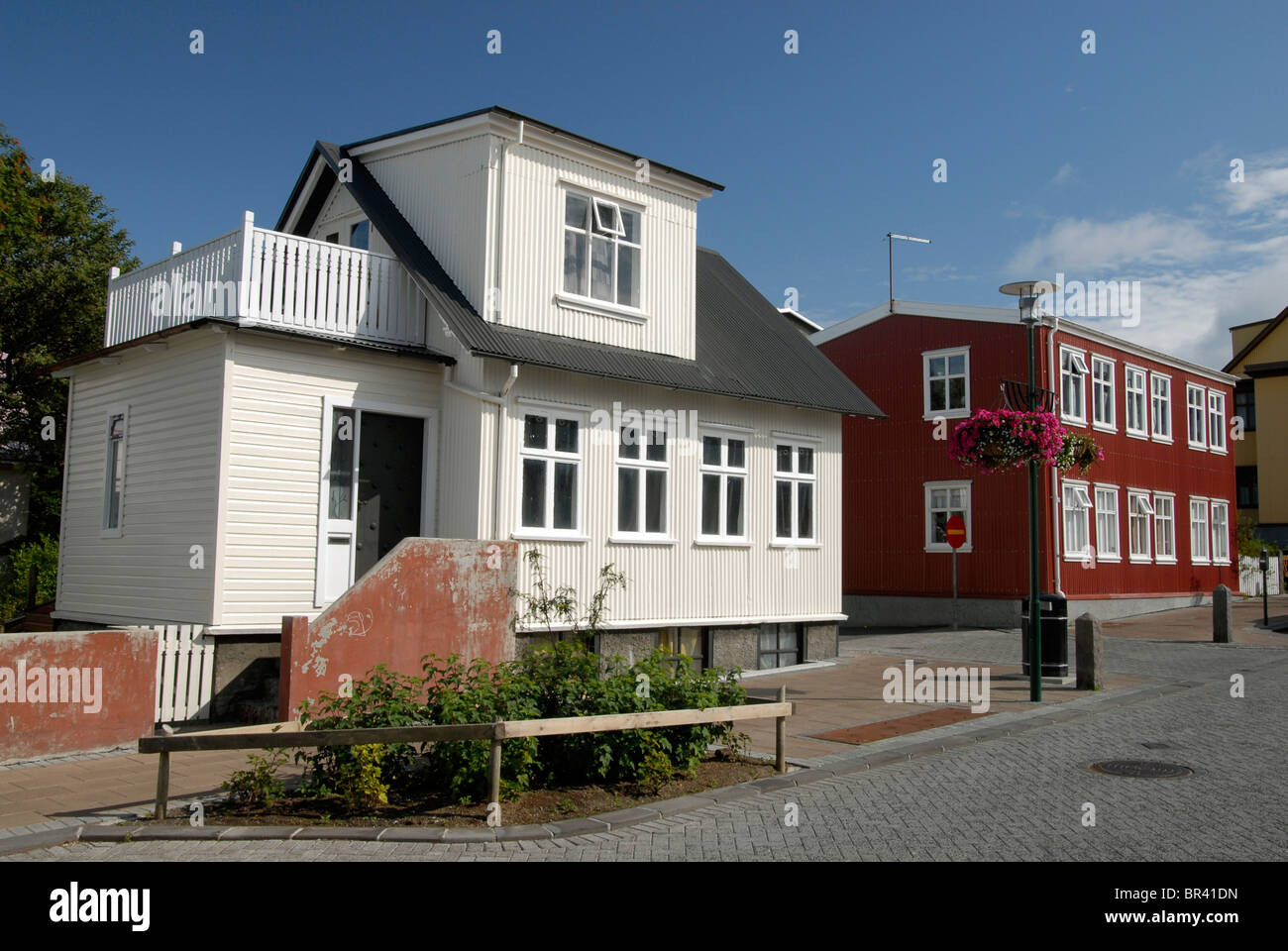 Classic Icelandic buildings on Skólavörðustigur, Reykjavik Stock Photo ...