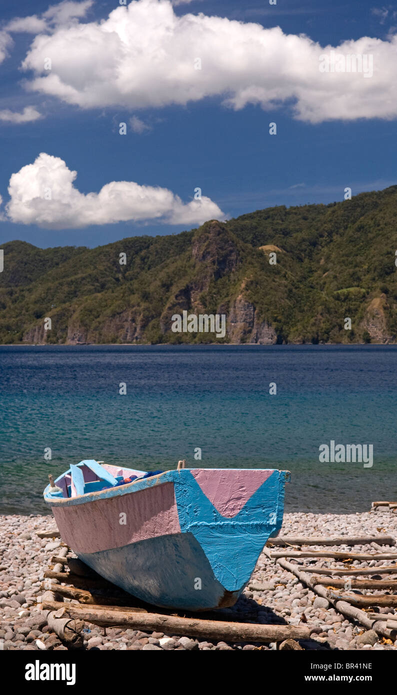 Boat on seashore in Caribbean Stock Photo - Alamy