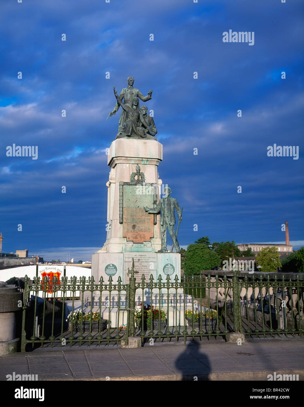 Limerick, Co Limerick, Ireland, Sarsfield Bridge Stock Photo - Alamy