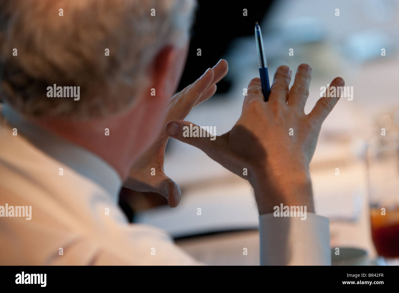 Businessmans hands gesturing hi-res stock photography and images - Alamy