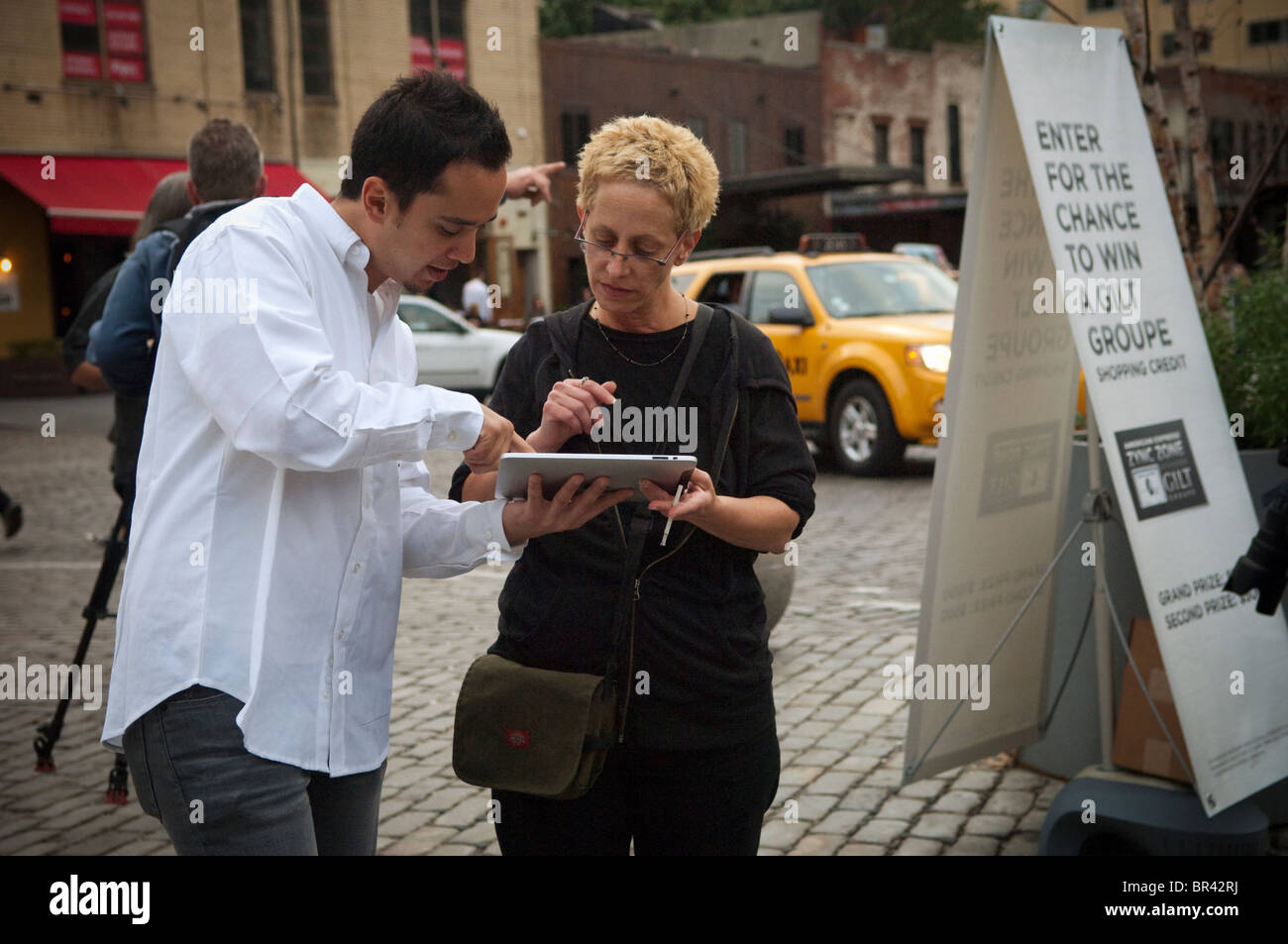 American Express collects data on an Apple Ipad and introduces shoppers ...