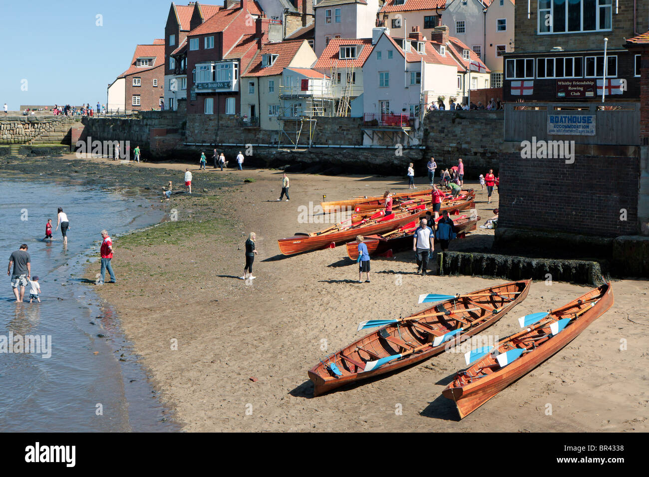 Whitby rowing boats hi-res stock photography and images - Alamy
