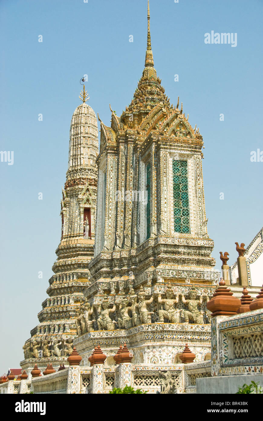 Prang architecture thailand hi-res stock photography and images - Alamy