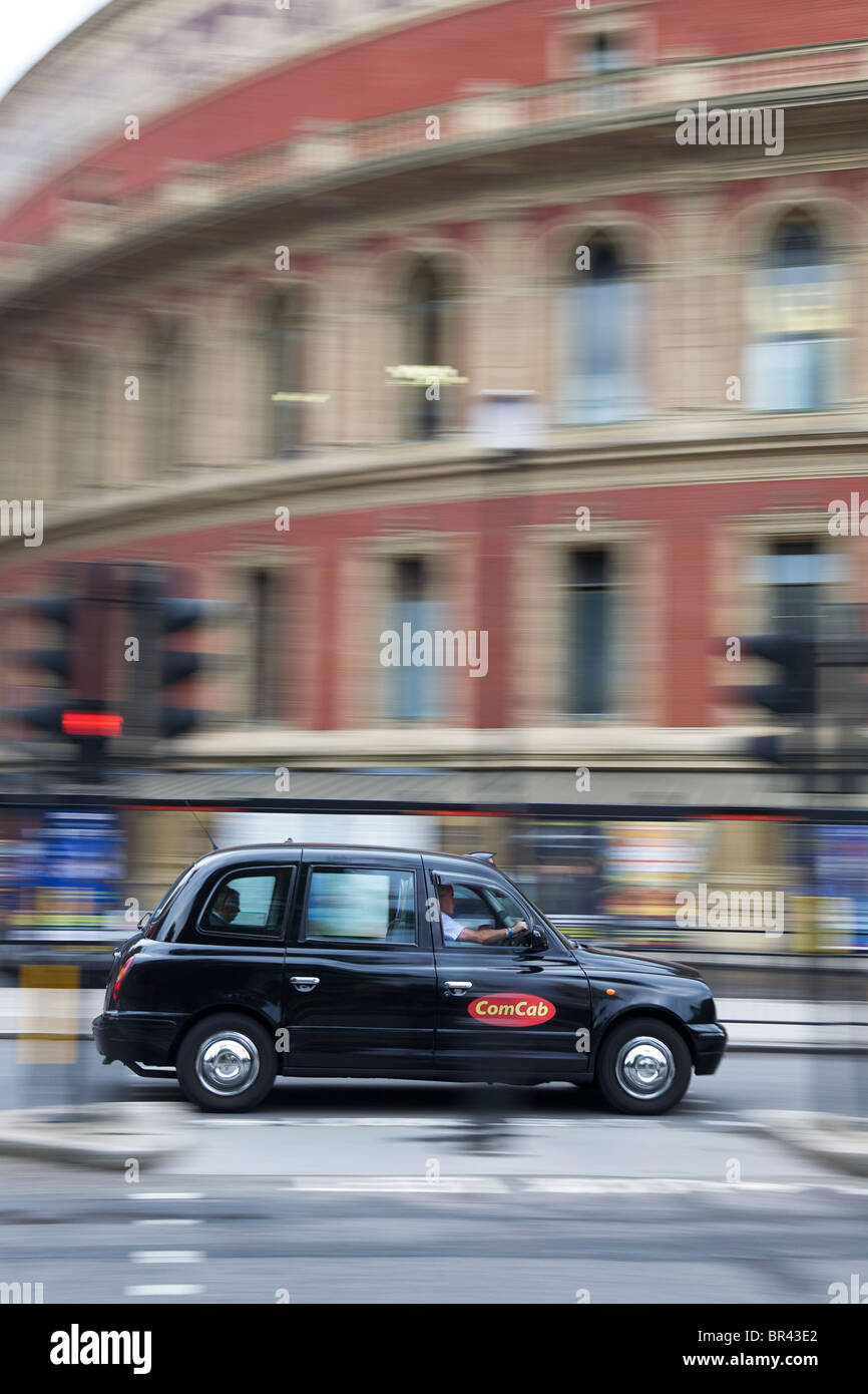 London taxi speed fast motion moving hi-res stock photography and ...