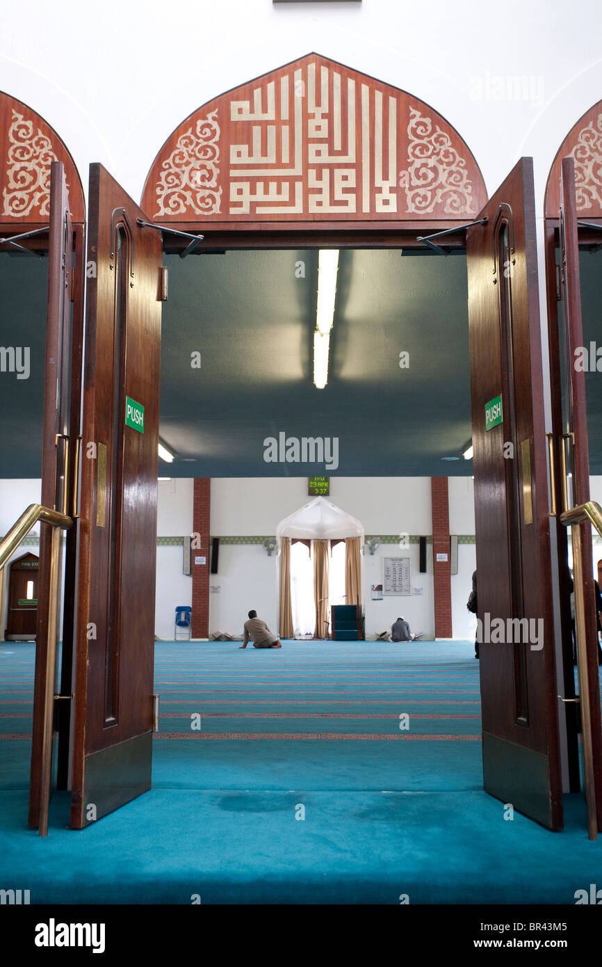 East London Mosque London Muslim Centre Whitechapel Road London. Photo ...