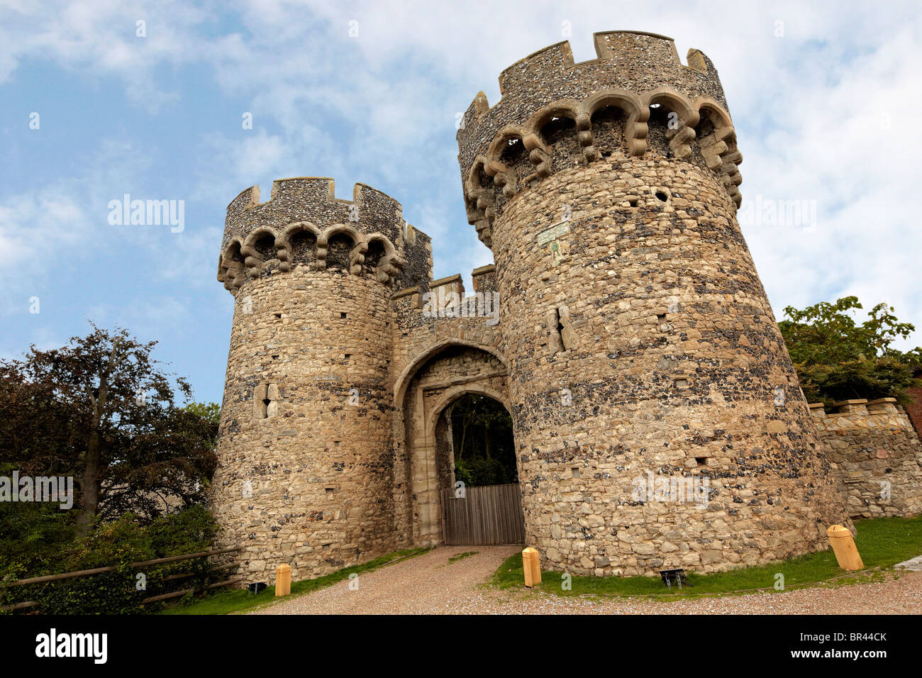 Gatehouse of Cooling Castle, Kent Stock Photo - Alamy