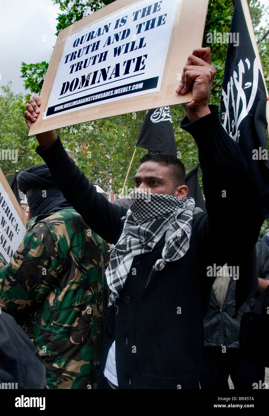 Extremist group hi-res stock photography and images - Alamy