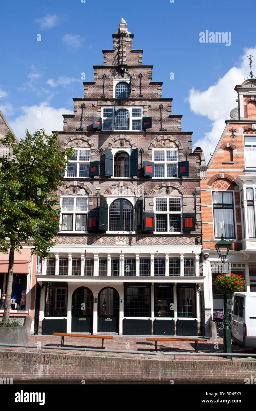Dutch building hi-res stock photography and images - Alamy