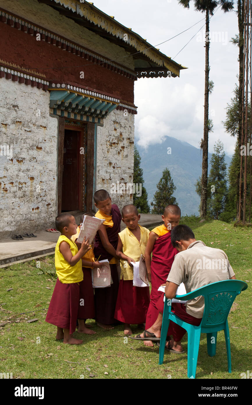 Novice monks at school hi-res stock photography and images - Alamy