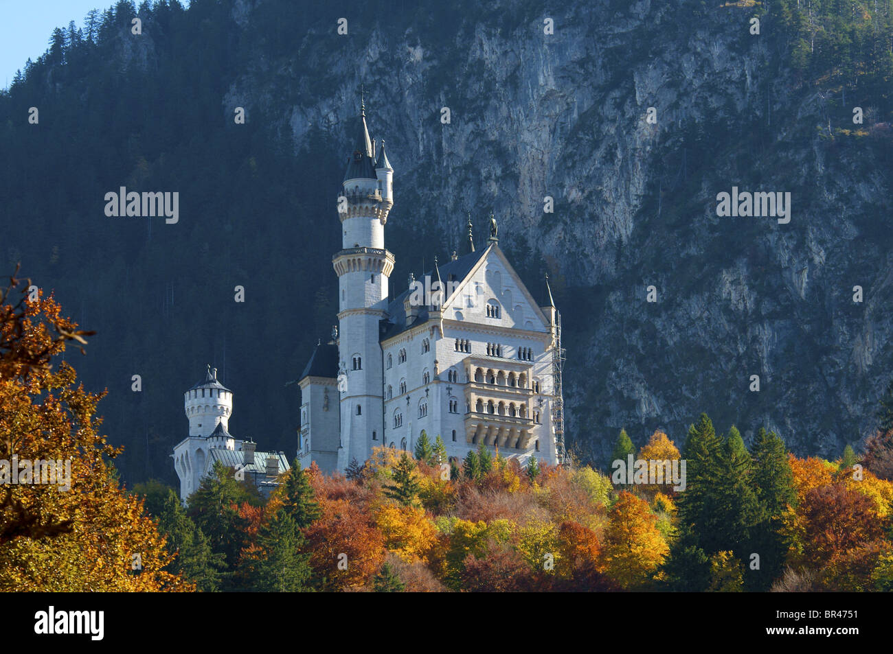 View of neuschwanstein castle from below hi-res stock photography and ...