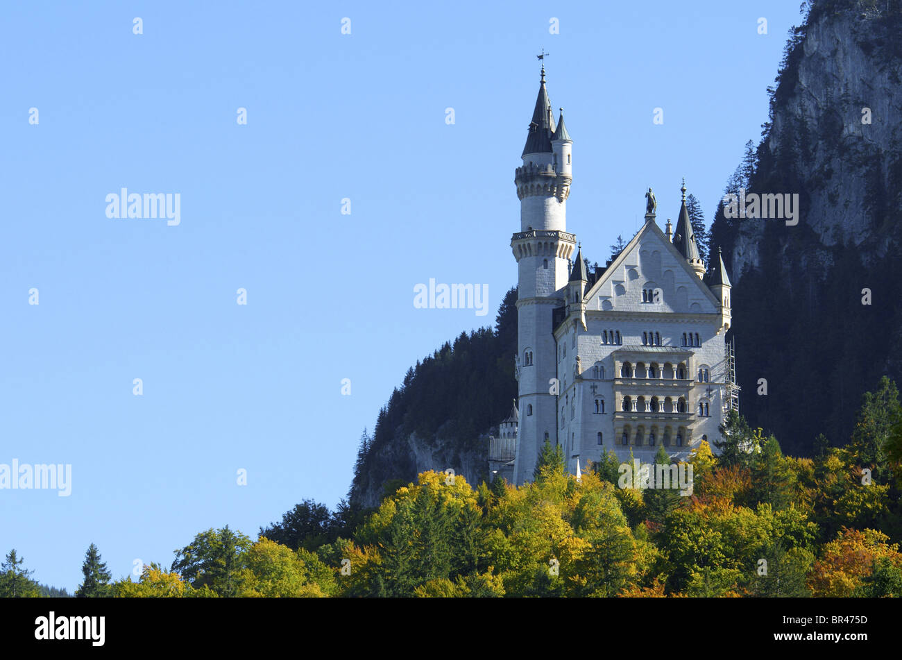 View of neuschwanstein castle from below hi-res stock photography and ...