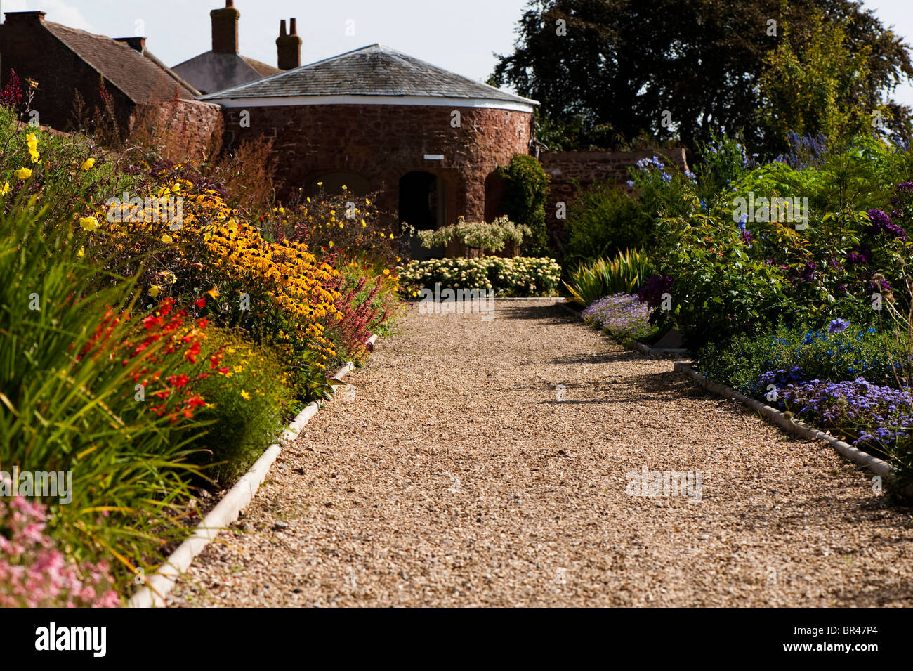 August flower border hi-res stock photography and images - Alamy