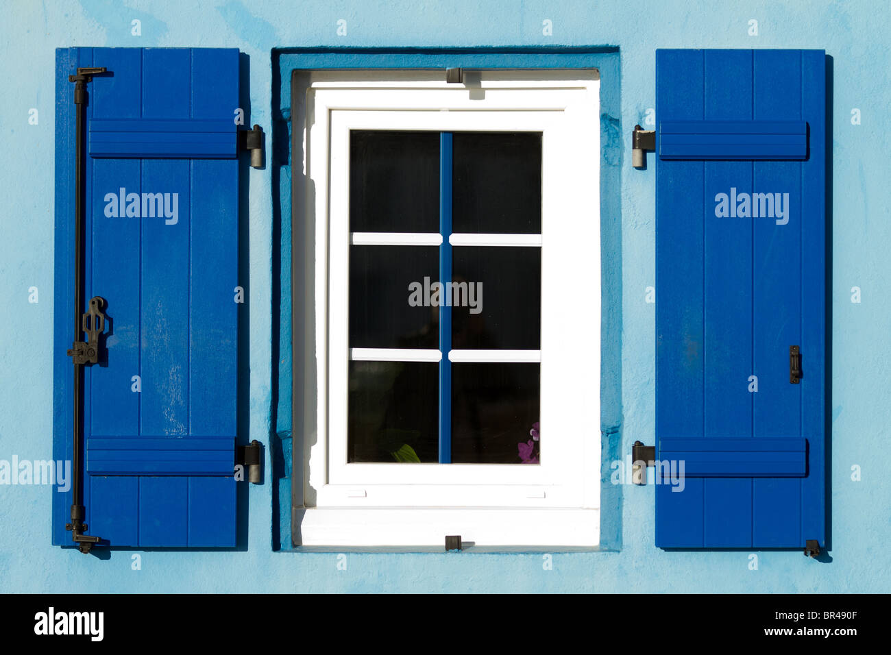 Blue french window hi-res stock photography and images - Alamy