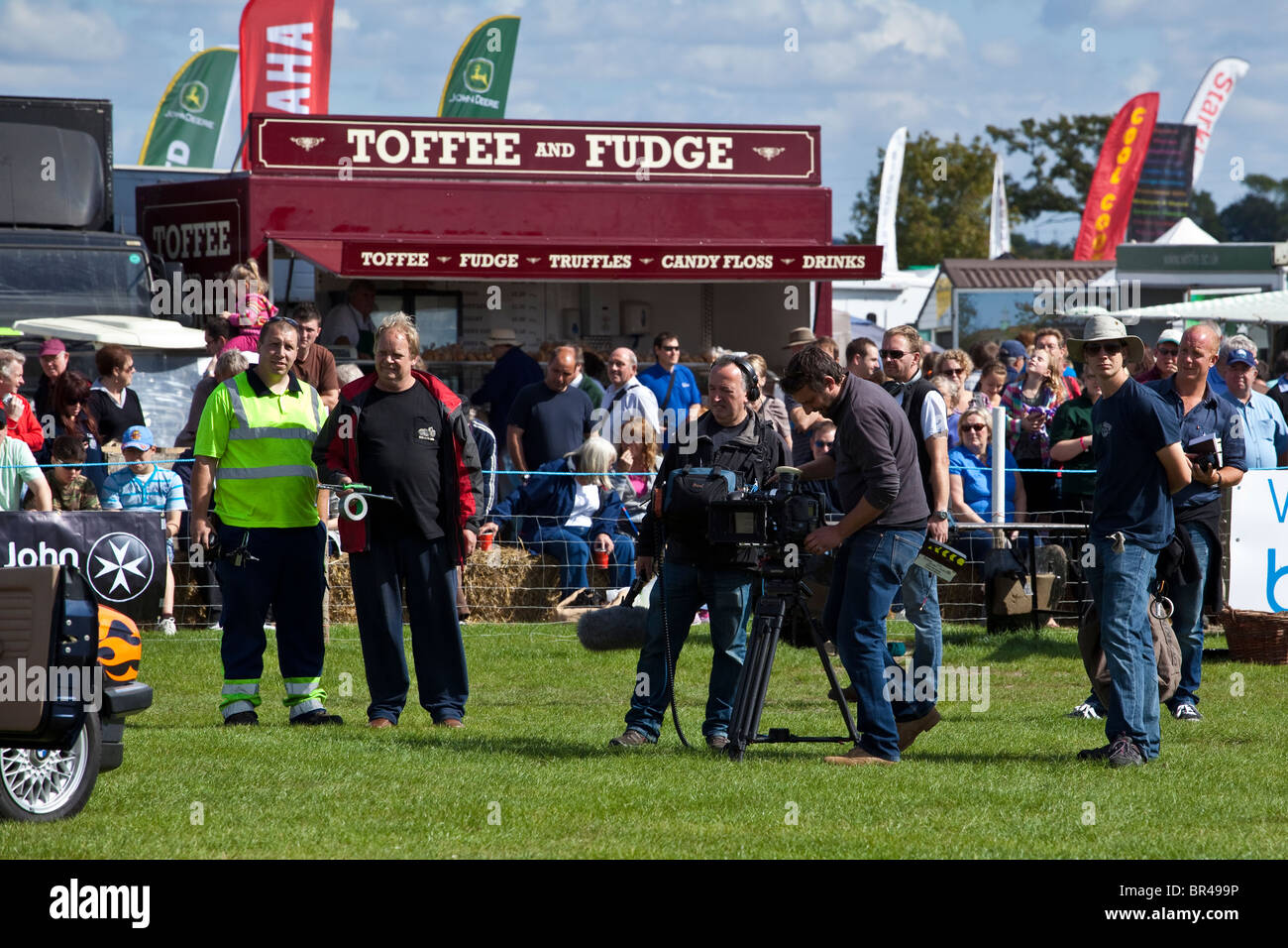 Television film crew hi-res stock photography and images - Alamy