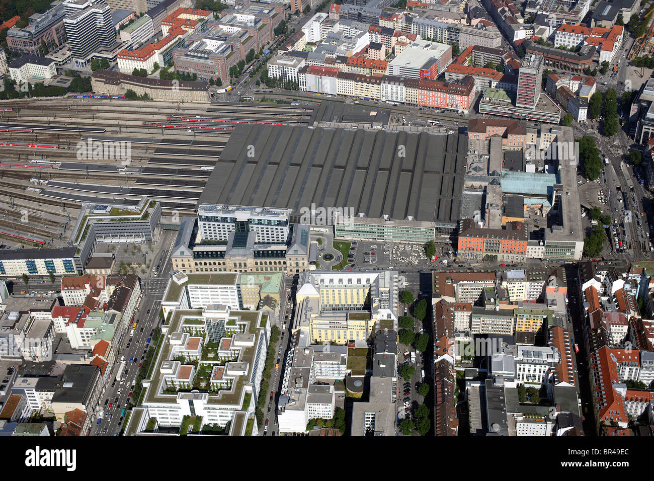 Munich central station and tracks hi-res stock photography and images ...