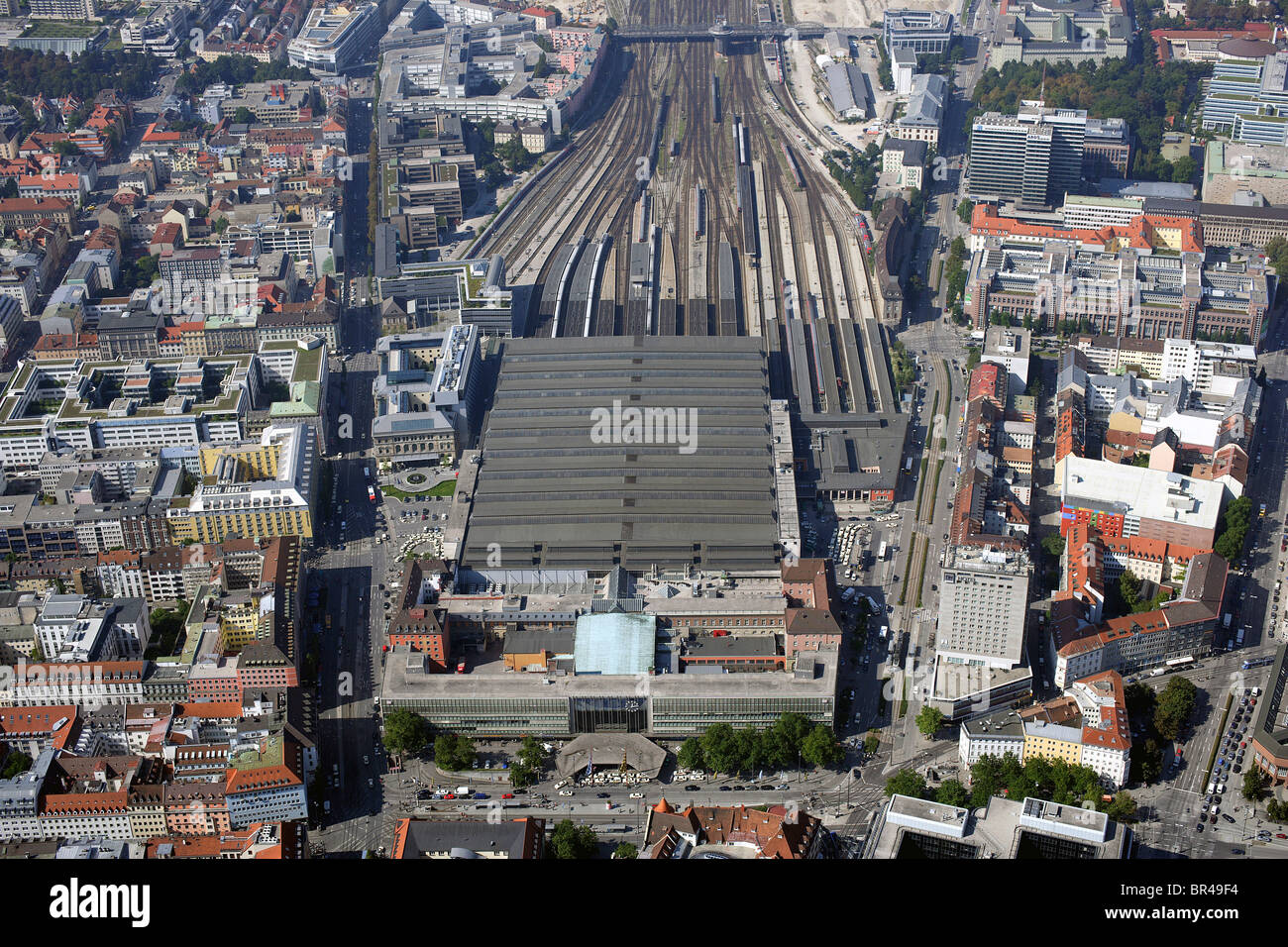 Munich central station and tracks hi-res stock photography and images ...