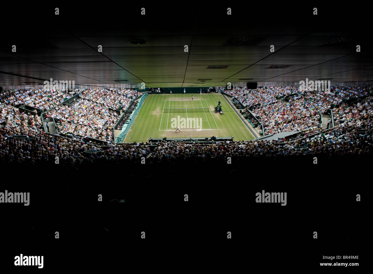 Wimbledon crowd hi-res stock photography and images - Alamy