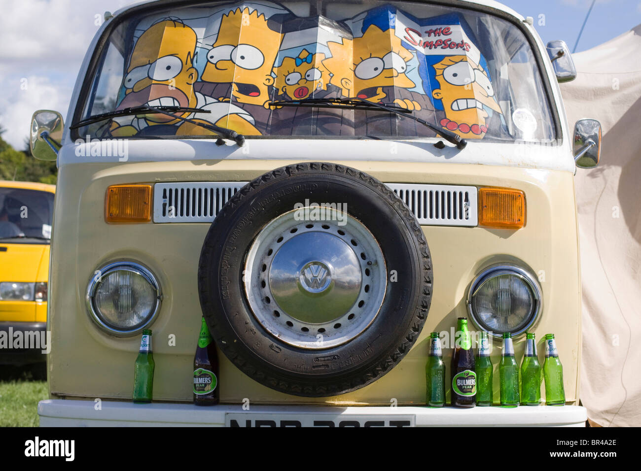 Spray painted volkswagen camper van hi-res stock photography and images ...