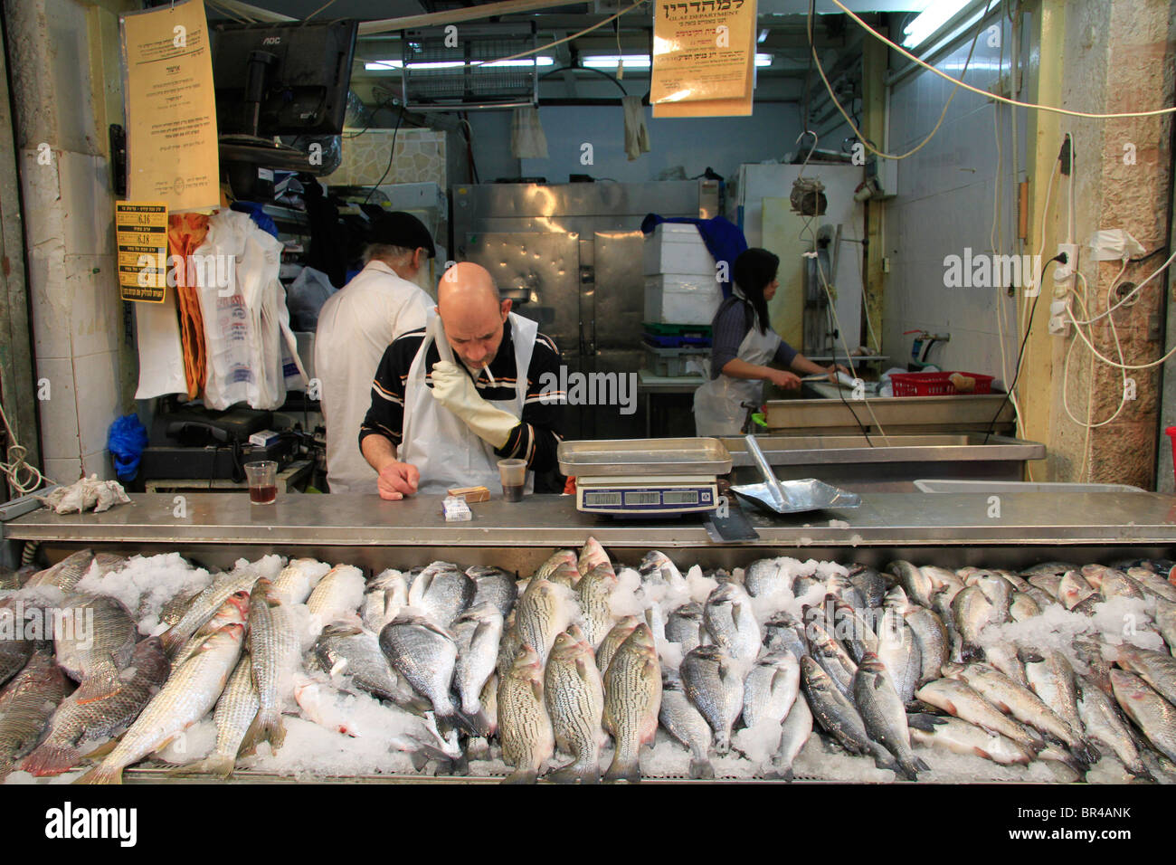 Israel, Jerusalem, Mahane Yehuda market, a fish shop Stock Photo - Alamy