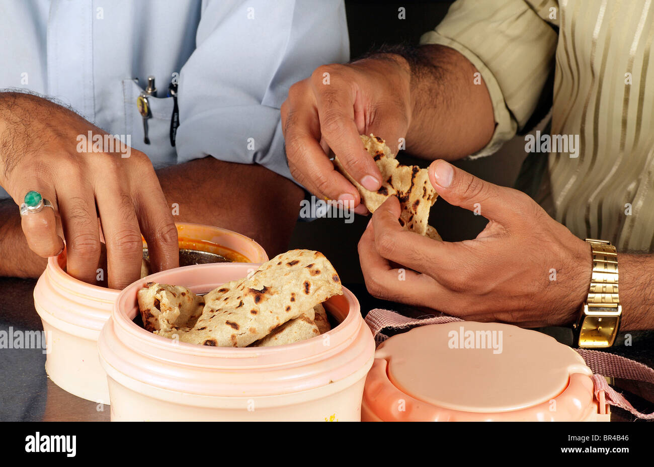 Indian eating curry hi-res stock photography and images - Alamy