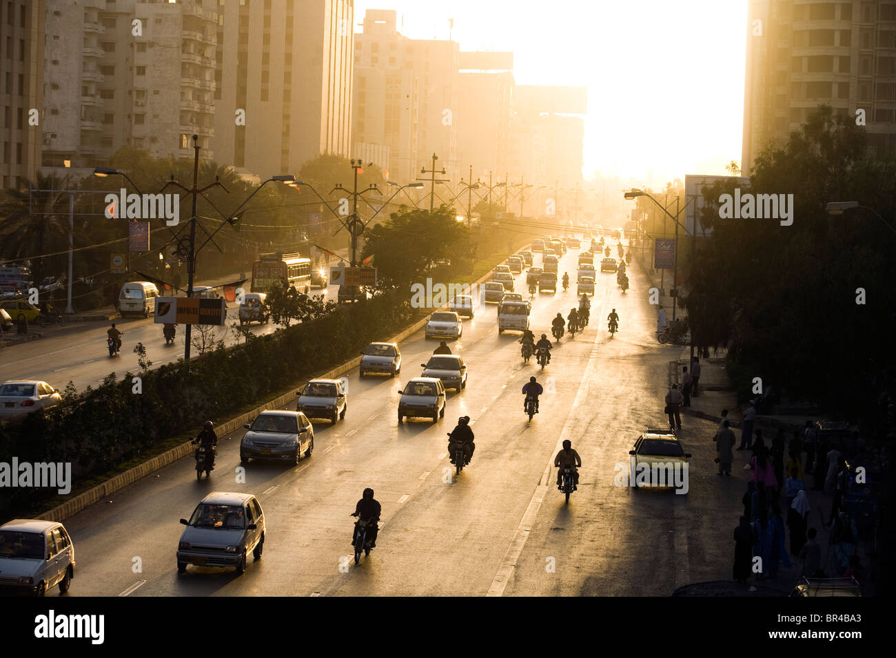 A busy highway in Karachi, Pakistan Stock Photo - Alamy