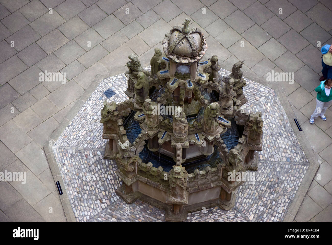 Linlithgow palace fountain hi-res stock photography and images - Alamy