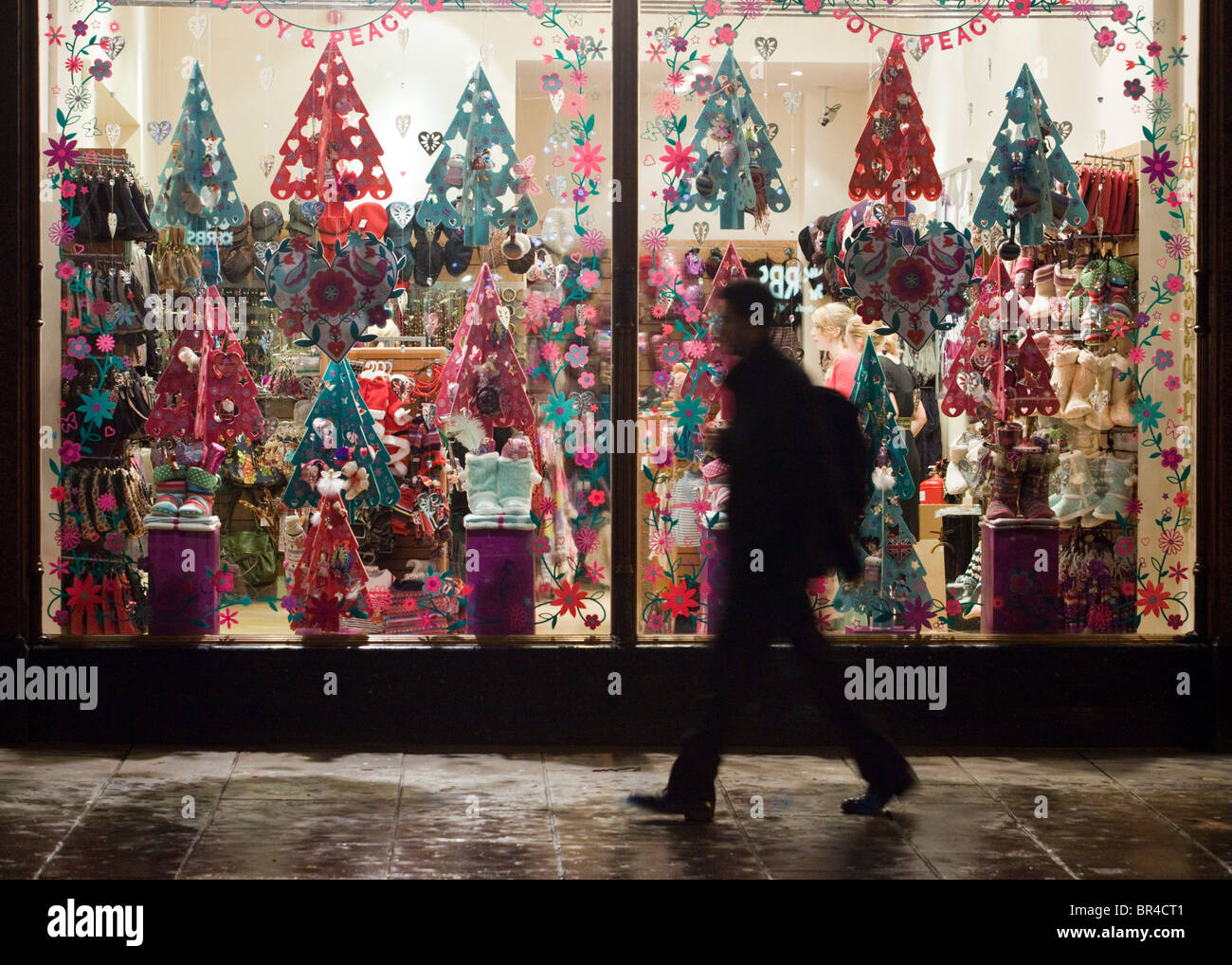 Shop window display hi-res stock photography and images - Alamy