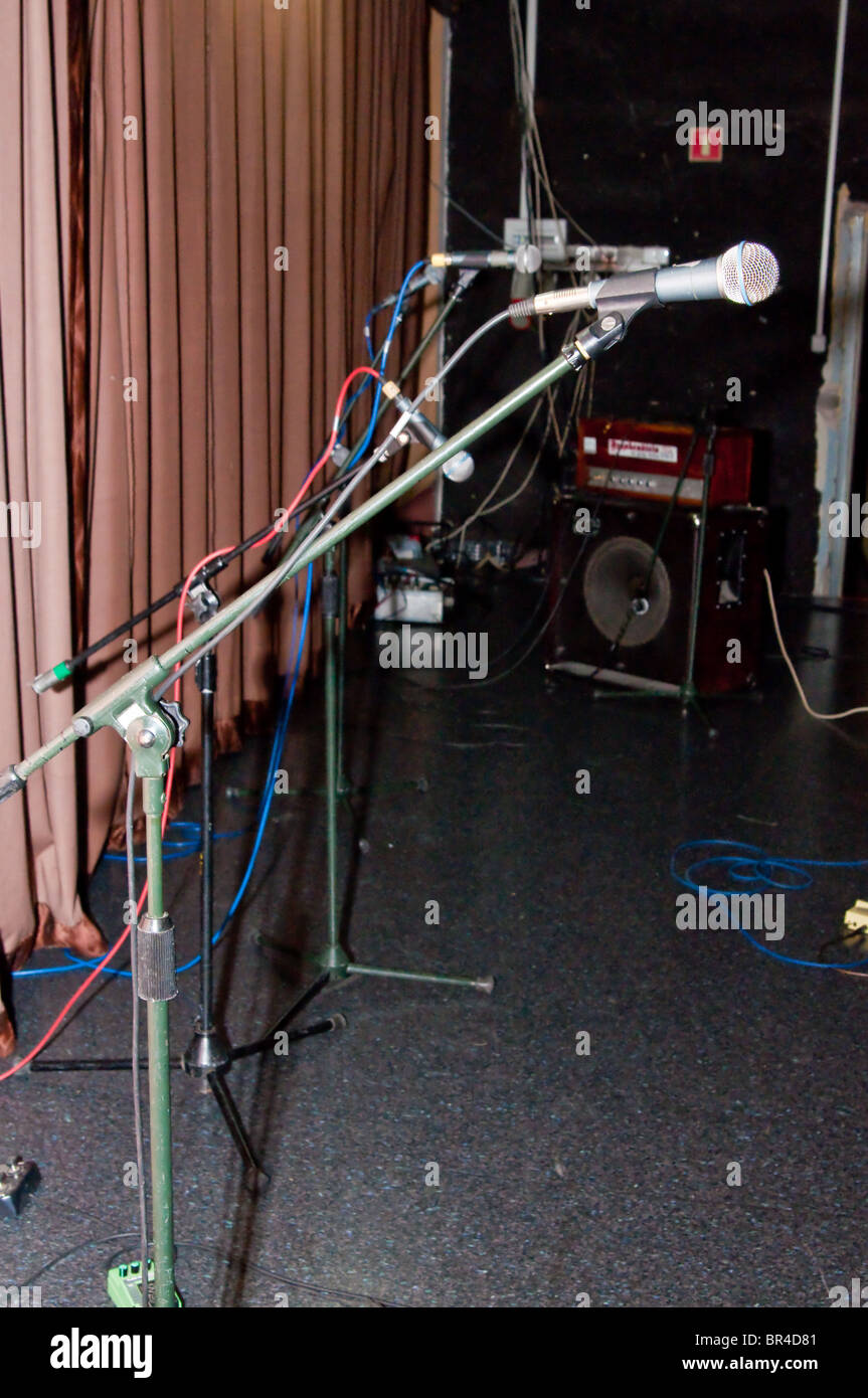metal microphone on stage before show Stock Photo - Alamy